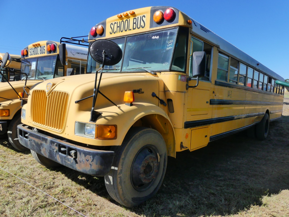 #620 - 2004 INTERNATIONAL 3800 BUS | DeMott Auction