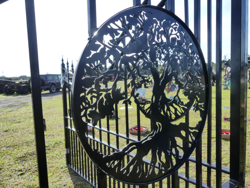 #2124 - 16' Bi Parting Iron Gates (Tree) | DeMott Auction