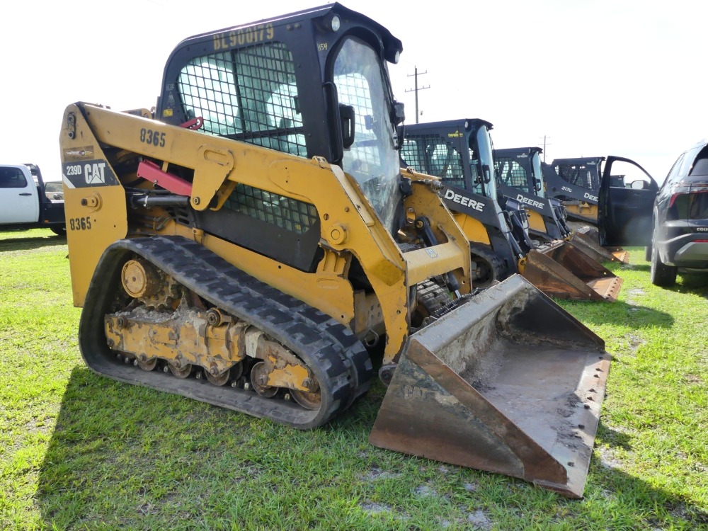 #1154 - Caterpillar 239D Skid Steer | DeMott Auction