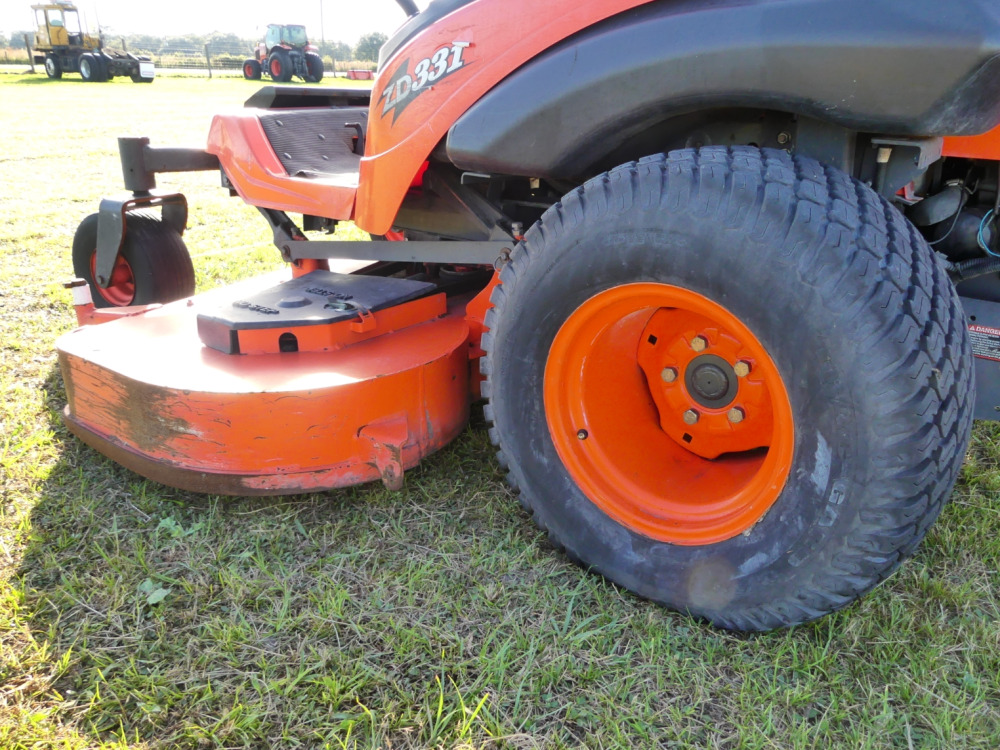 #386 - 2011 KUBOTA ZD331 | DeMott Auction