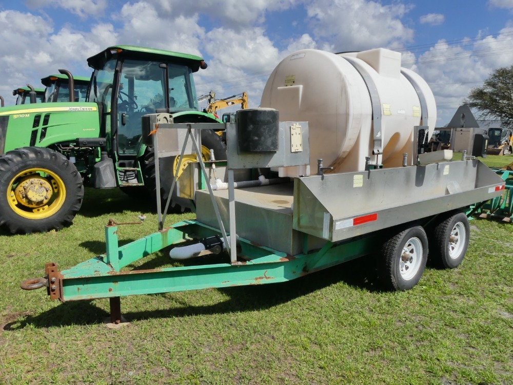 #1289 - P.T. 500 Gal Field Wash Station | DeMott Auction
