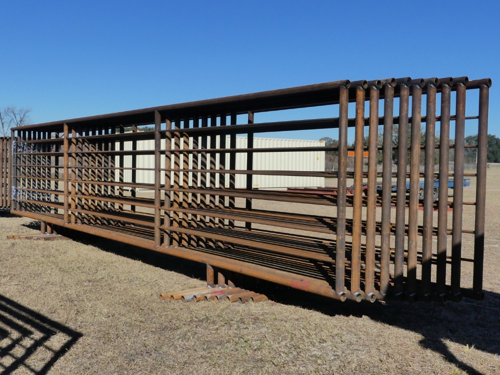 #2175 - (10) 24' Free Standing Panels | DeMott Auction