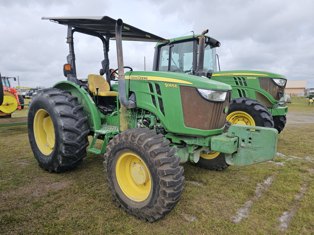 #663 - JOHN DEERE 5065E | DeMott Auction
