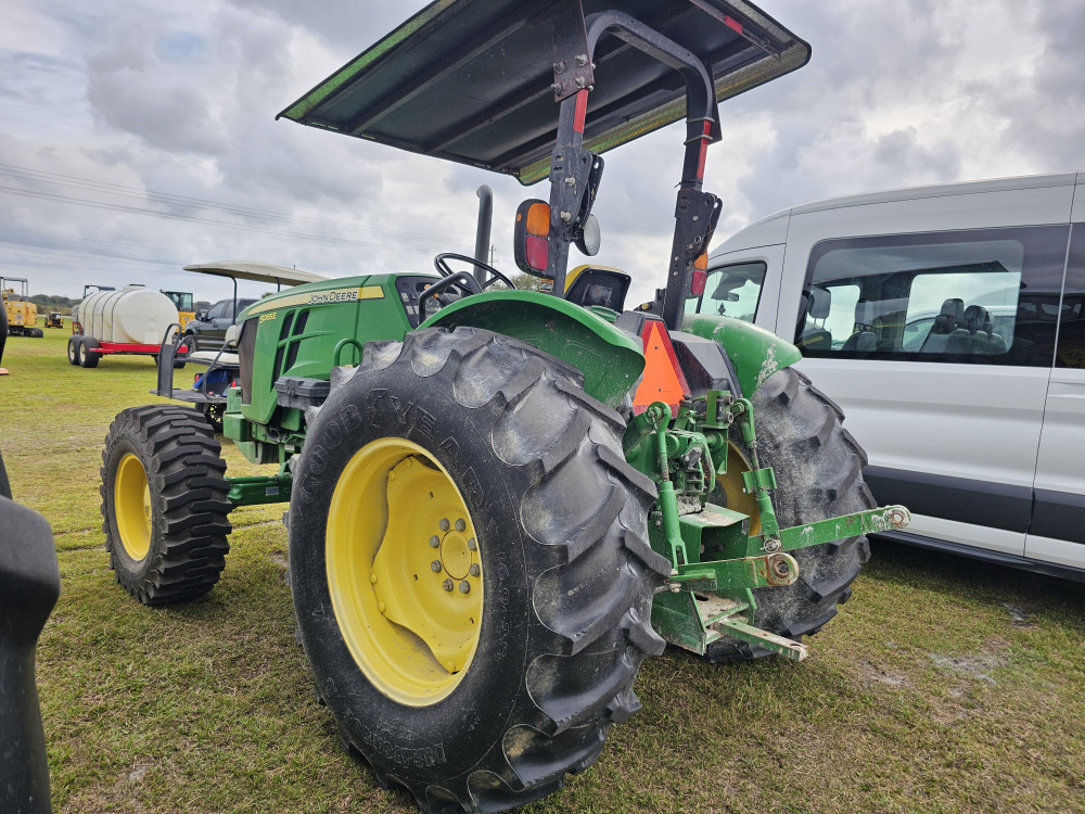 #663 - JOHN DEERE 5065E | DeMott Auction