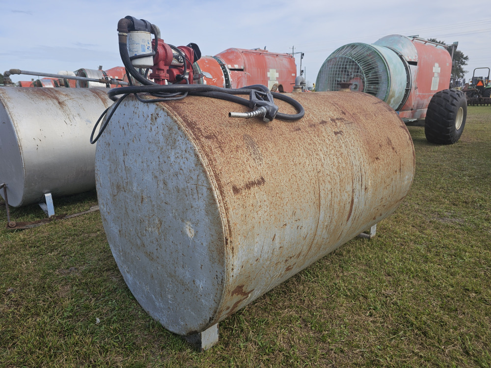 #716 - FUEL TANK ON LEGS | DeMott Auction