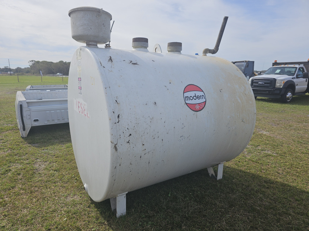 #721 - MODERN DIESEL DOUBLE WALL TANK ON LEGS | DeMott Auction