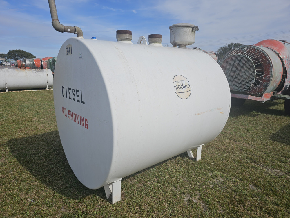 #721 - MODERN DIESEL DOUBLE WALL TANK ON LEGS | DeMott Auction