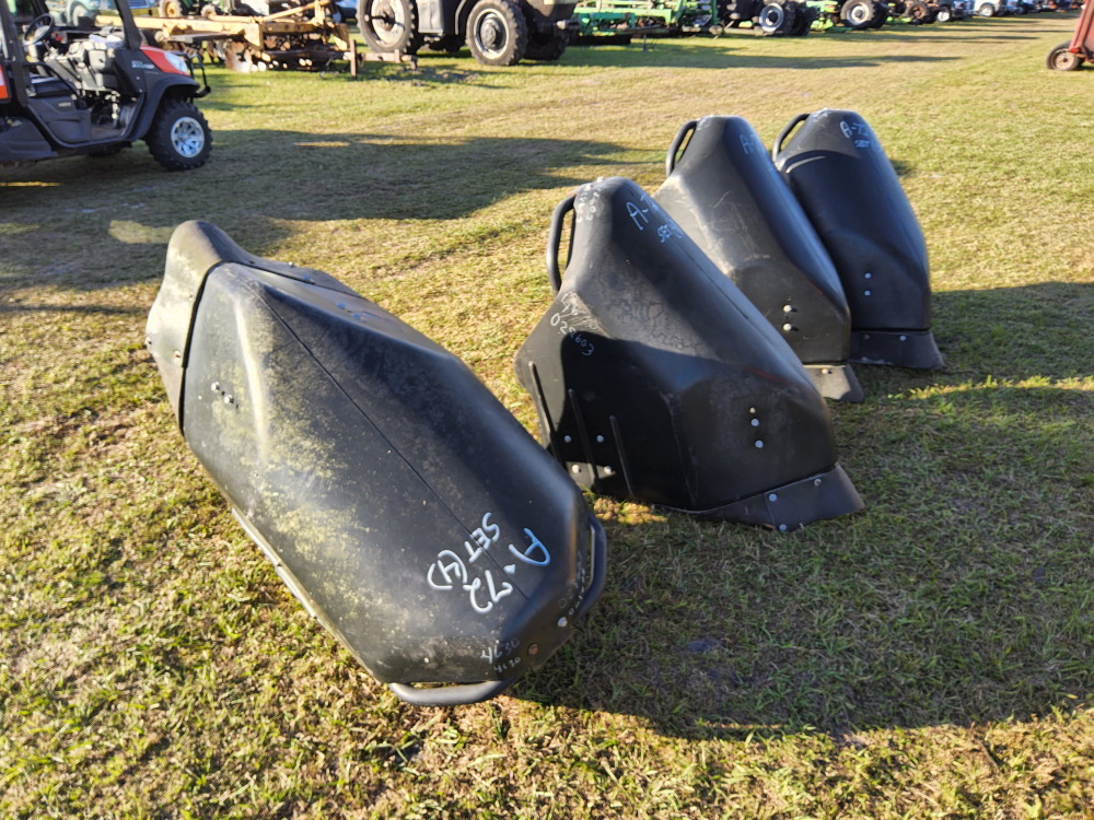 #822A - FENDERS FOR SPRAYER | DeMott Auction