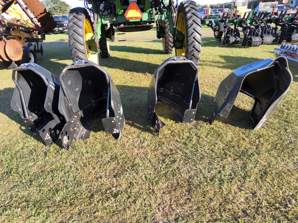 #822A - FENDERS FOR SPRAYER | DeMott Auction