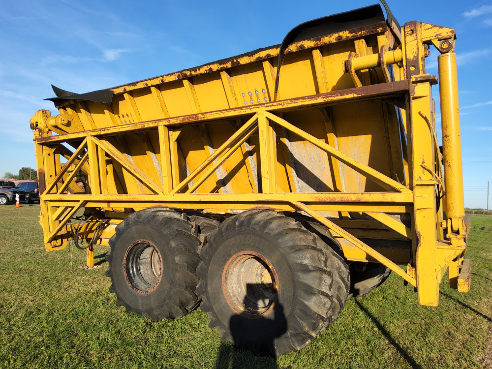 #828D - ALQUIP DUMP WAGON | DeMott Auction