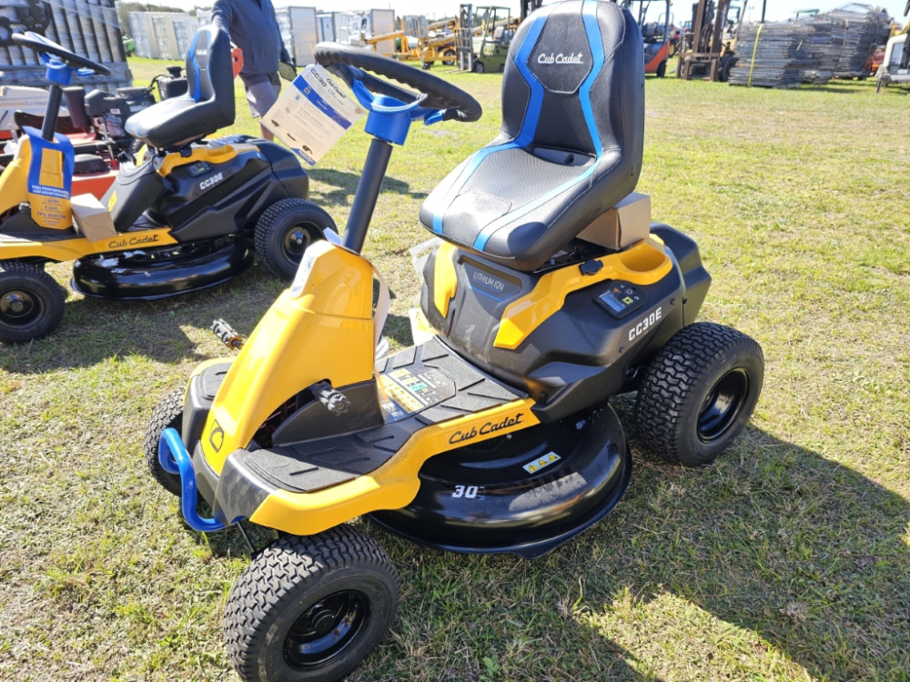 #382B - CLUB CADET CC30E MOWER | DeMott Auction