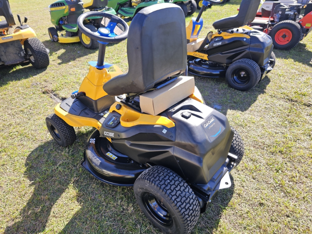 #382B - CLUB CADET CC30E MOWER | DeMott Auction