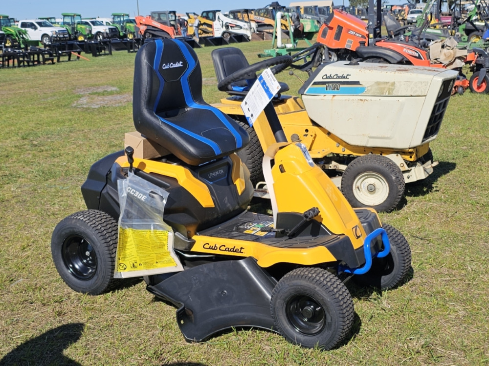 #382B - CLUB CADET CC30E MOWER | DeMott Auction