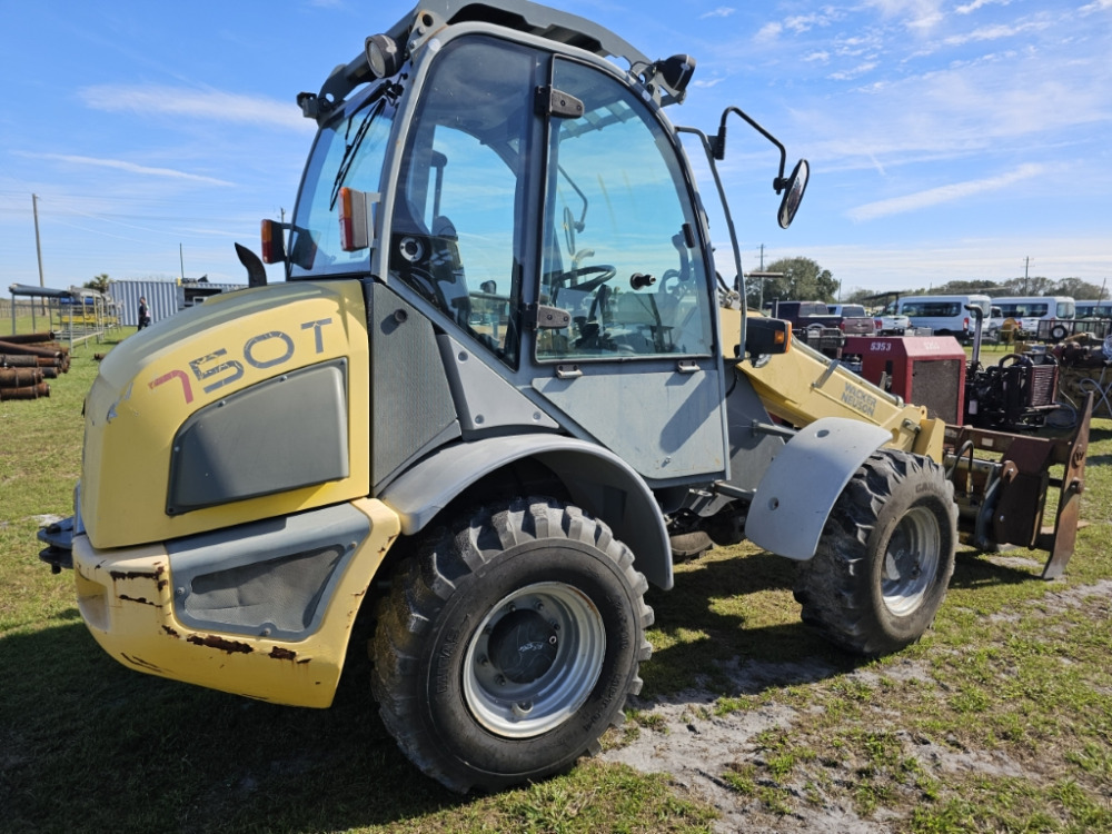#641 - WACKER NEUSON 750T LOADER | DeMott Auction