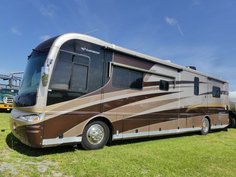 #1120 - 2004 Fleetwood Motorhome | DeMott Auction