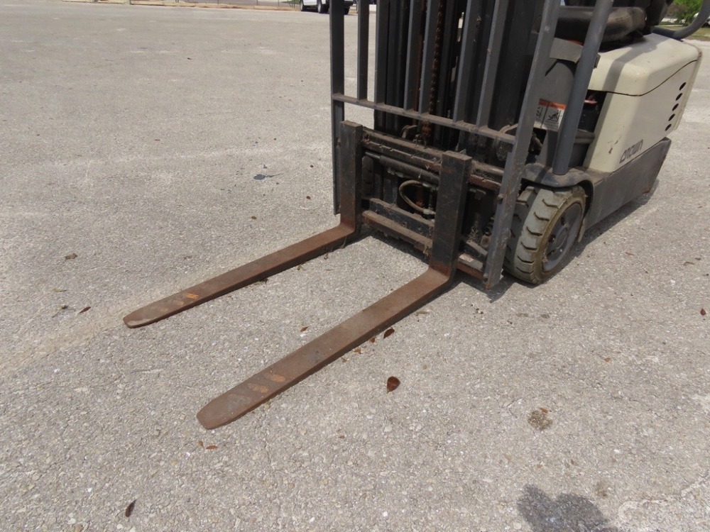 #169A - Crown SC5225 Forklift | DeMott Auction