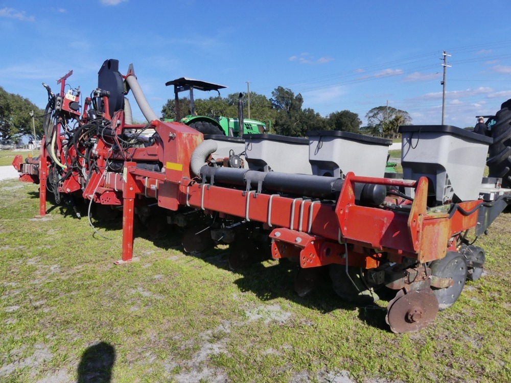 #1260A - Case-IH 1235 Planter | DeMott Auction