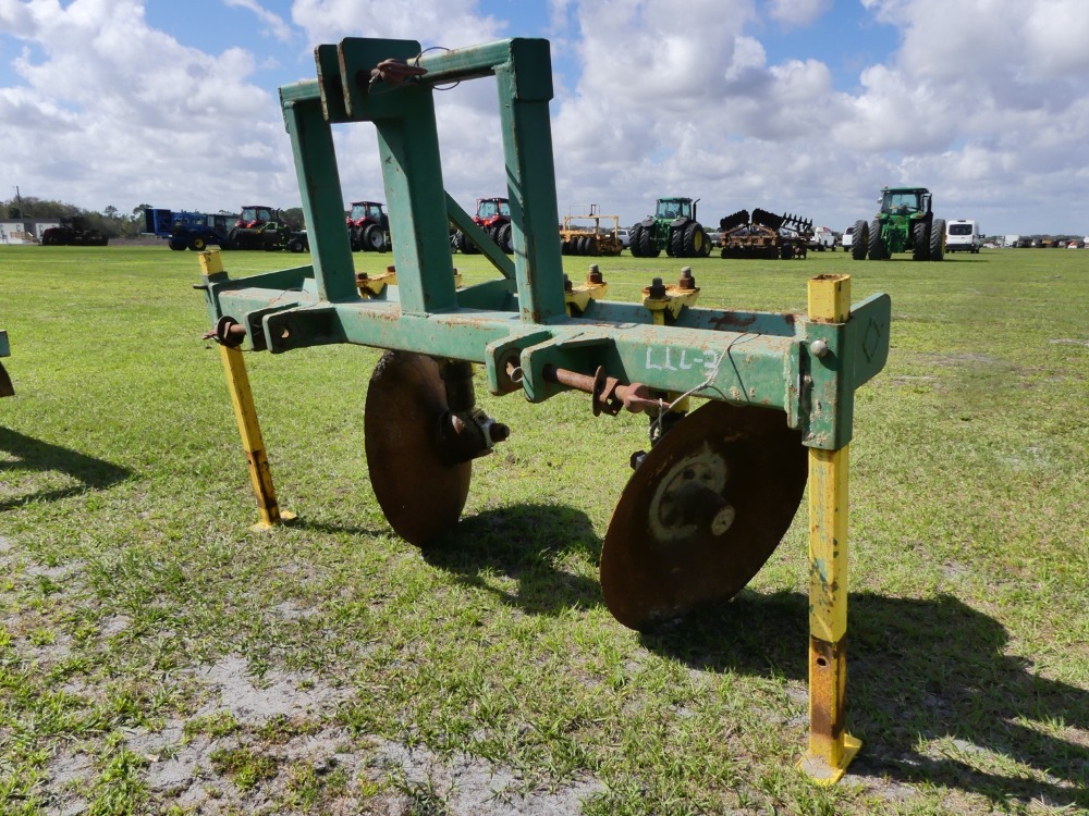 #1322A - Kennco 3pt Single Row Bed Plow | DeMott Auction