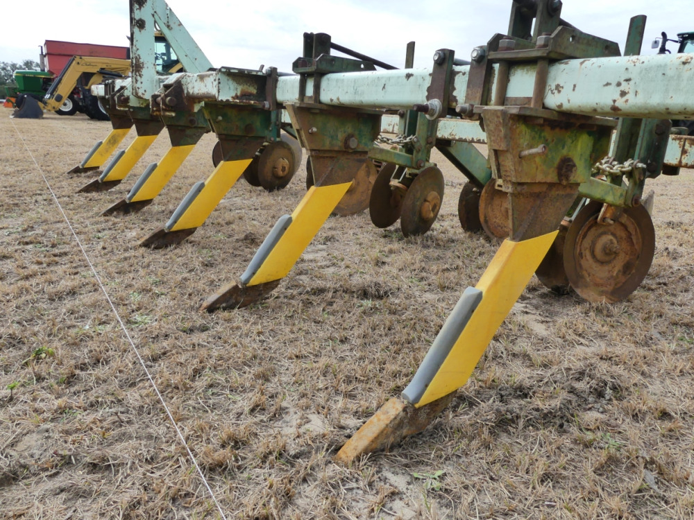 #736A - KMC RIPPER BEDDER | DeMott Auction