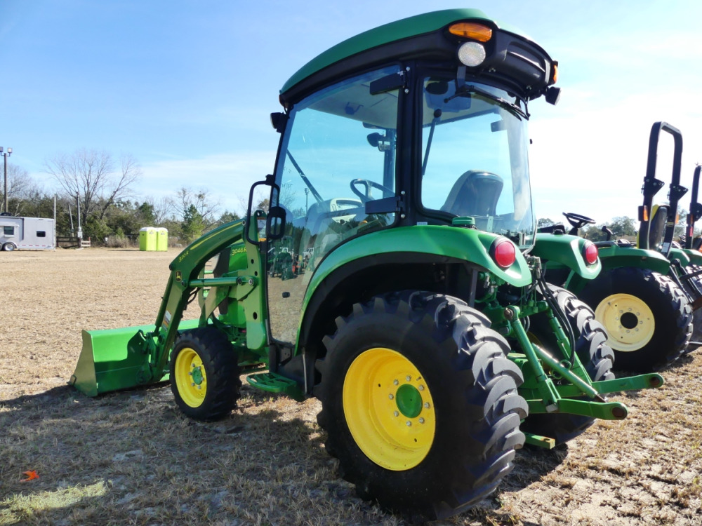 #240 - 2018 JOHN DEERE 3046R | DeMott Auction