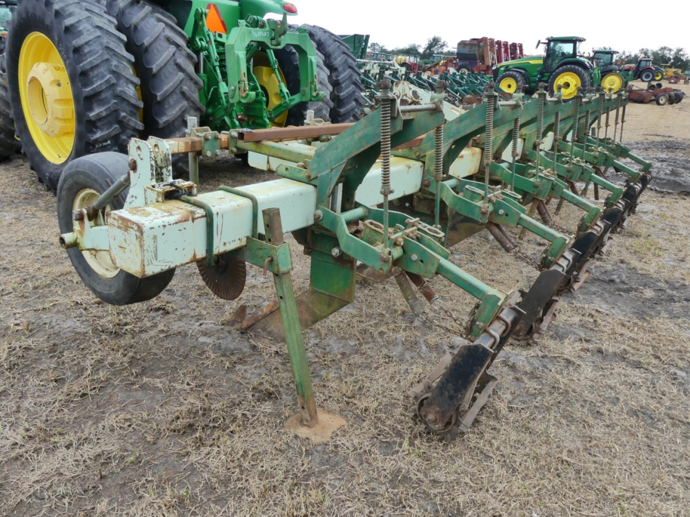 #613 - KMC RIPPER BEDDER | DeMott Auction