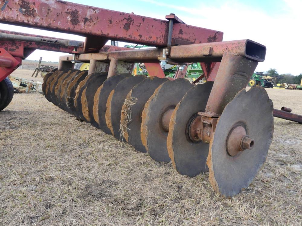 #821 - CASE IH 780 16' DISC | DeMott Auction