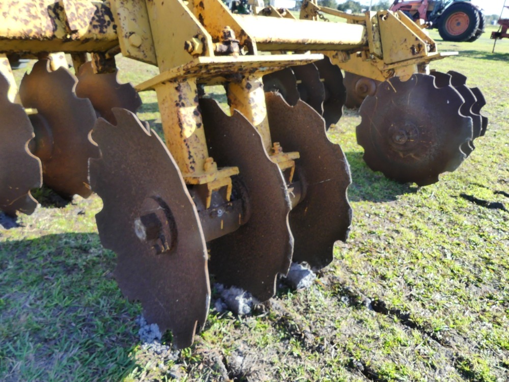 #1295 - 3pt 3 Row Disc Cultivator | DeMott Auction