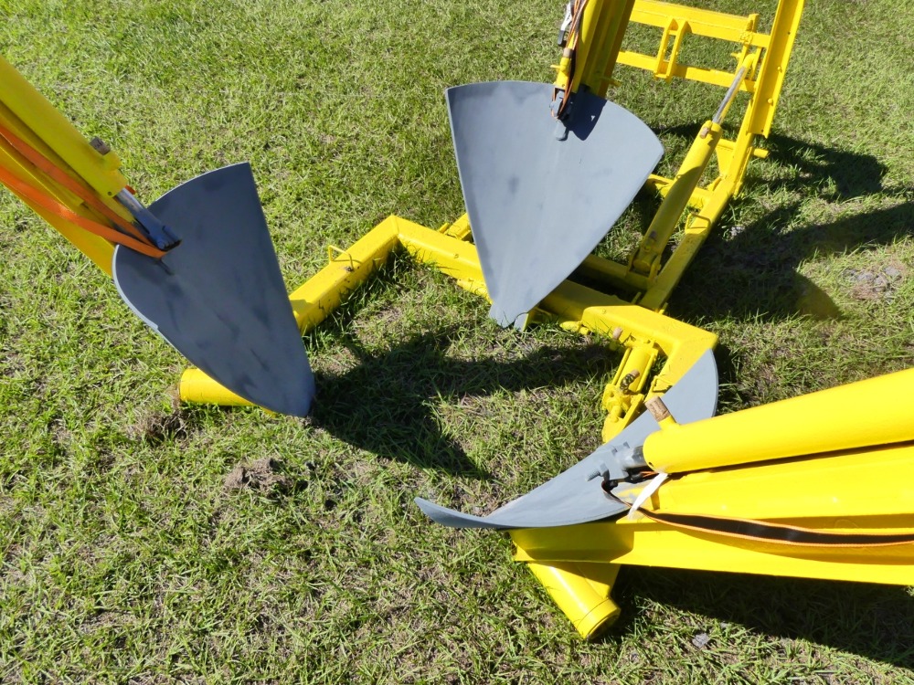 #1269A - Triple Tree Spade | DeMott Auction