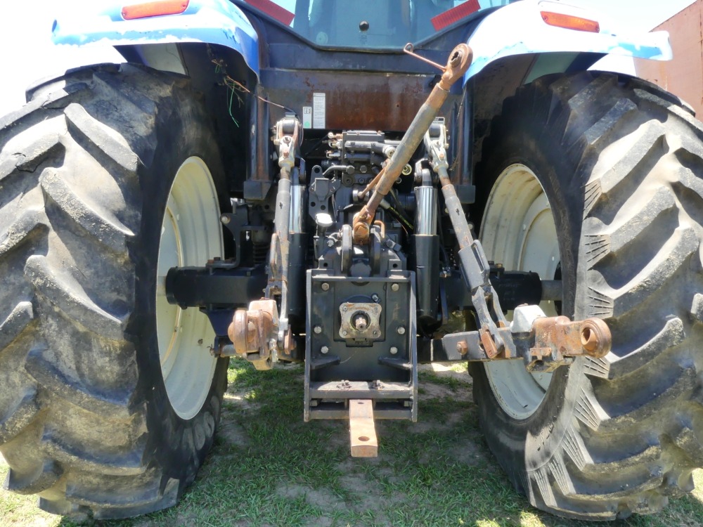 #342 - New Holland TS135A | DeMott Auction
