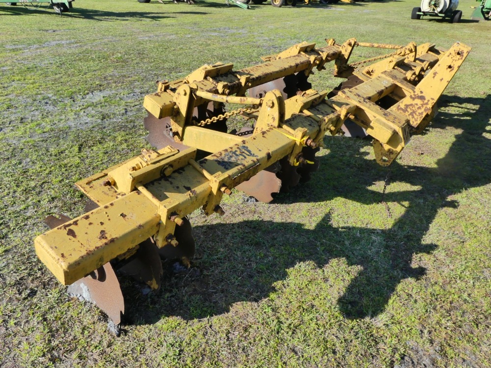#1295 - 3pt 3 Row Disc Cultivator | DeMott Auction