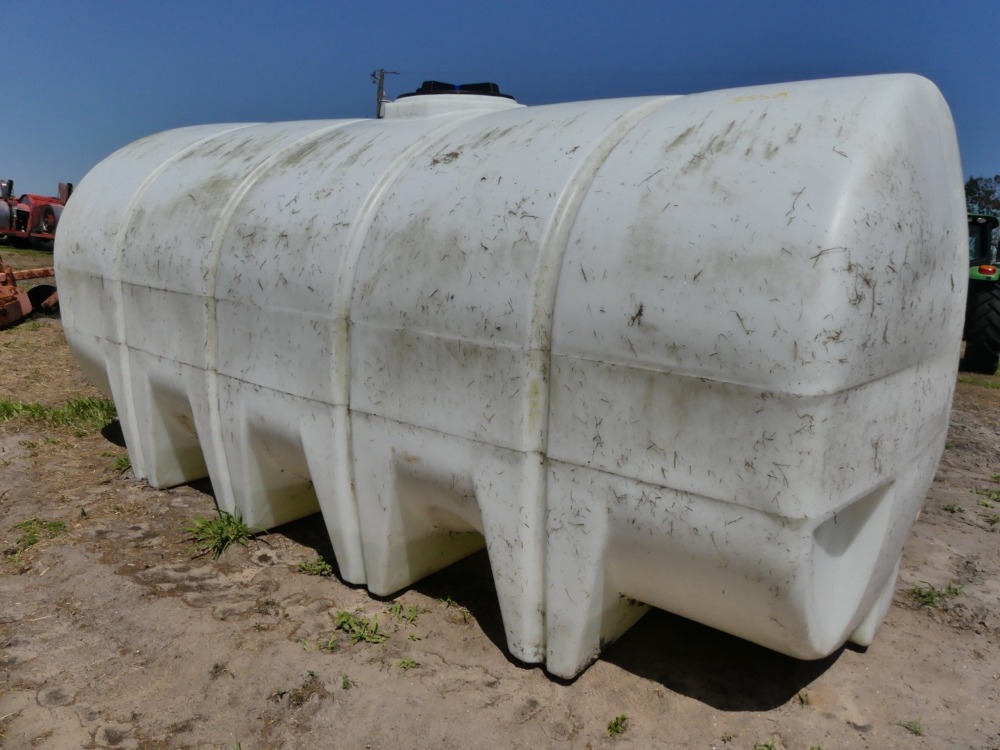 #355A - 2000 Gallon Poly Tank | DeMott Auction