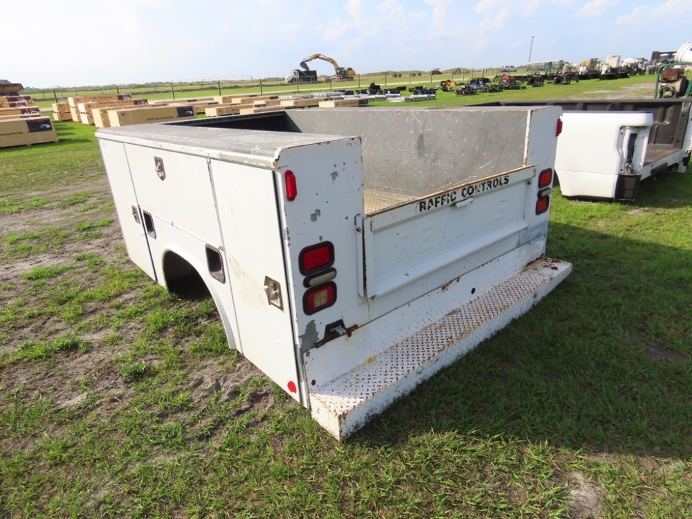 #2353 - Reading SL Service Body | DeMott Auction