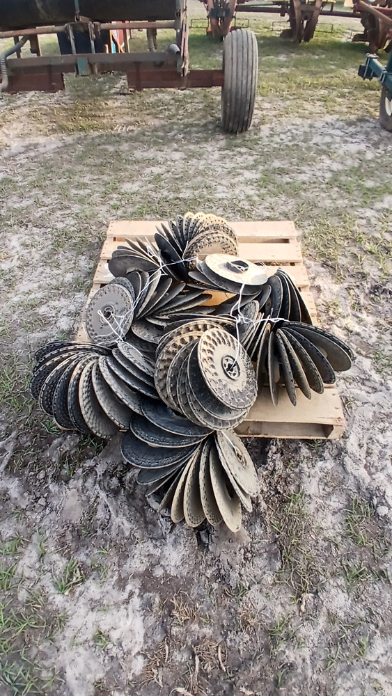 #2366A - Pallet of Discs | DeMott Auction