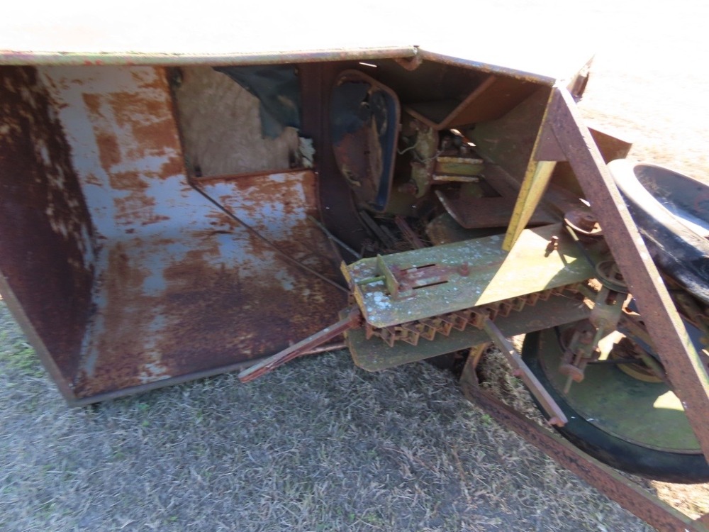 Pine Tree Planter | DeMott Auction