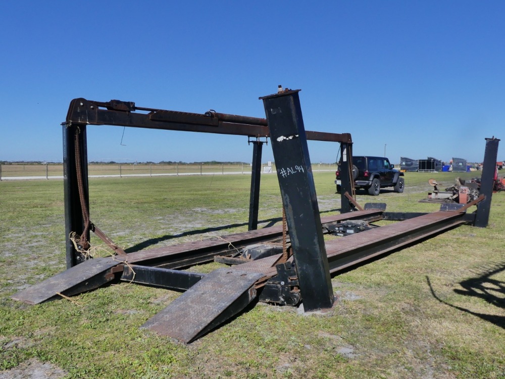 #2225 - American Customs Lifts AC25S Car Lift | DeMott Auction