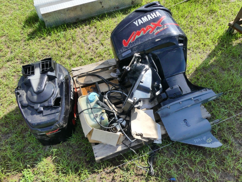 #565 - Yamaha Vmax Series 2 Boat Motor | DeMott Auction