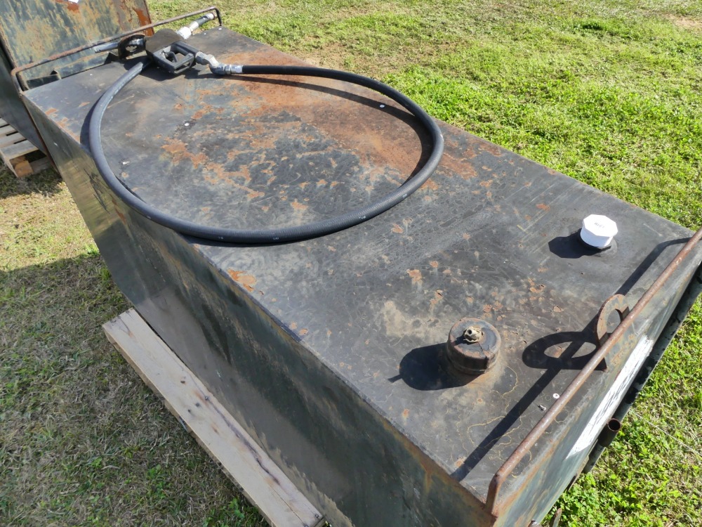 #160 - 250 Gallon Fuel Tank | DeMott Auction