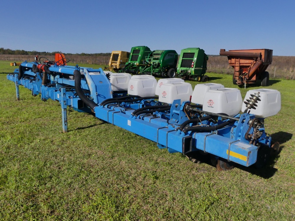 #1315 - Monosem Twin Row 12 Row Planter | DeMott Auction