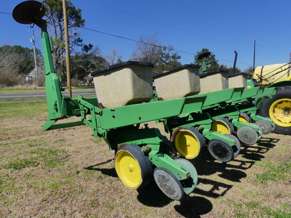 #341 - John Deere 7000 4 Row Planters | DeMott Auction