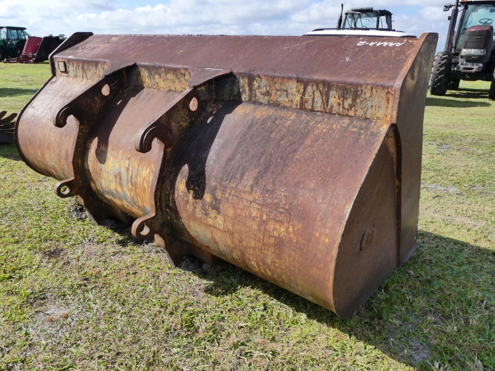 #1226 - JRB Quick Connect 107" Bucket | DeMott Auction