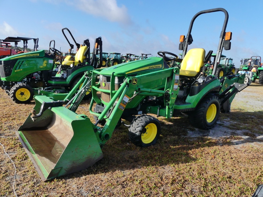 #1371 - John Deere 1025R | DeMott Auction