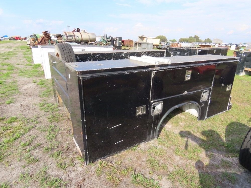 #2350 - Reading SL Service Body | DeMott Auction