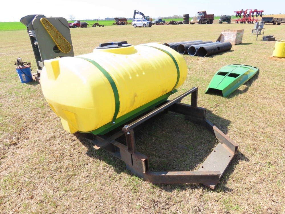 #522 - Front Spray Tank | DeMott Auction