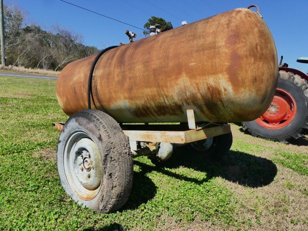 #320 - 250 Gallon Propane Tank on Trailer | DeMott Auction