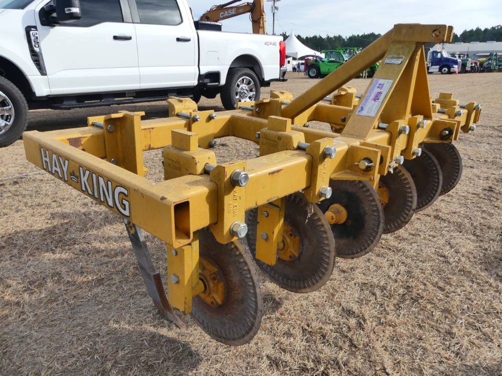 #1207A - Hay King 3pt 6 Shank Renovator | DeMott Auction