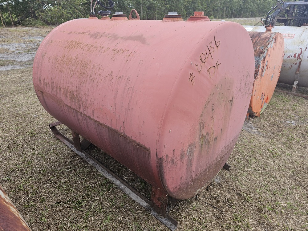 #557 - 500 Gal Fuel Tank | DeMott Auction
