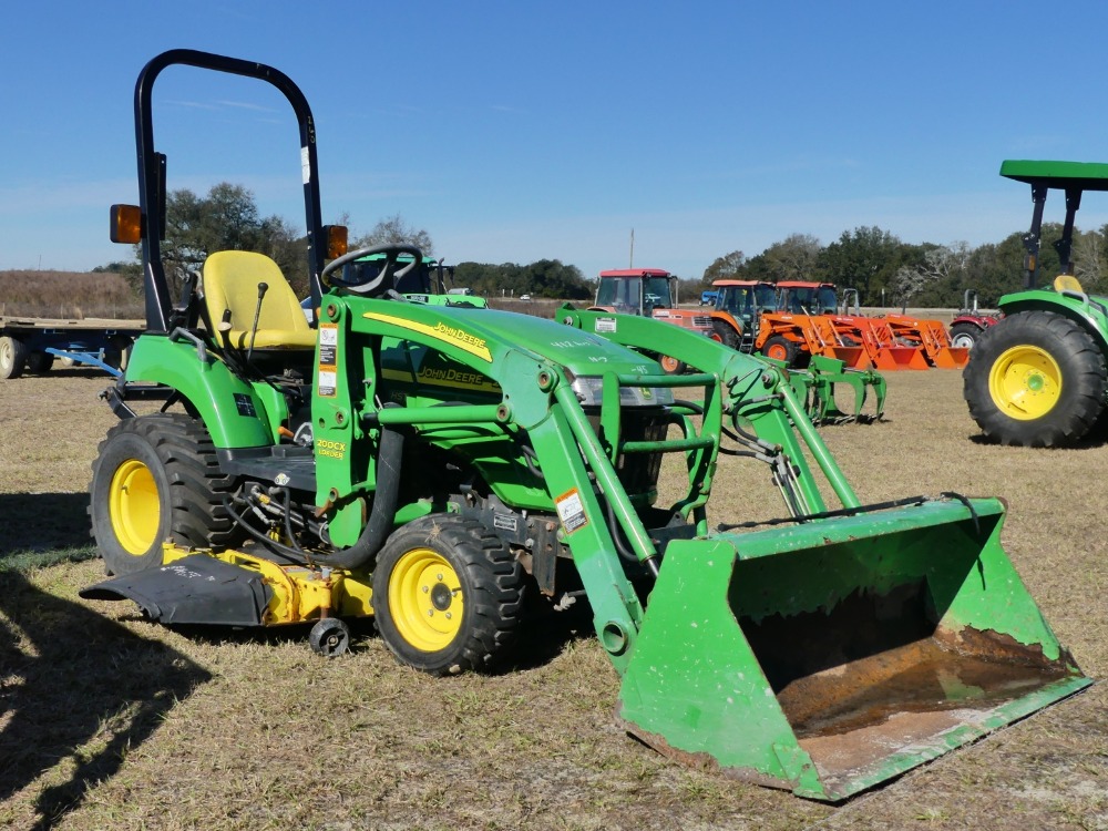 #1195 - 2006 John Deere 2305 Tractor | DeMott Auction