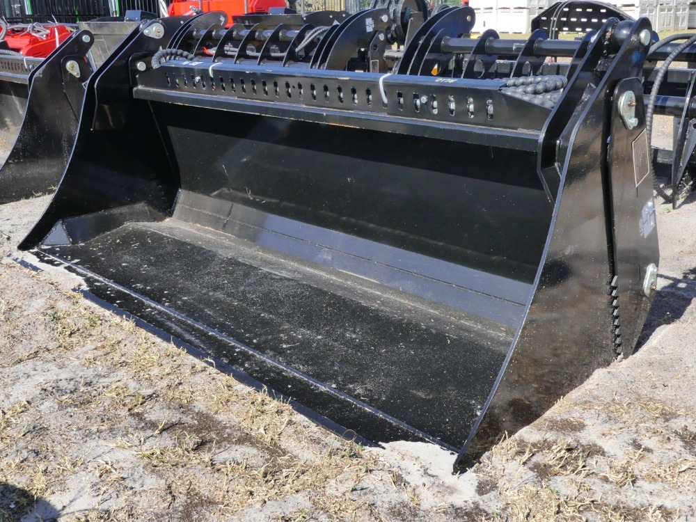 #2178 - Giyi Quick Attach 72" Bucket | DeMott Auction