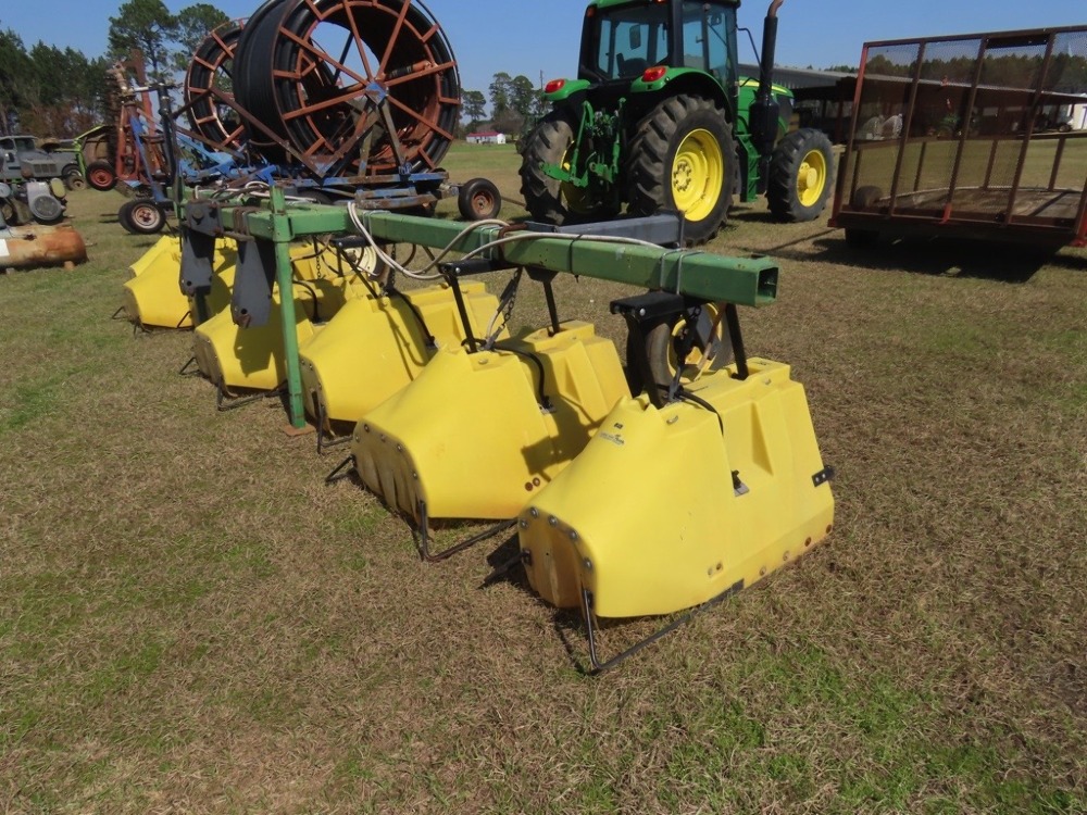 #587 - 3pt 6 Row Hooded Sprayer | DeMott Auction