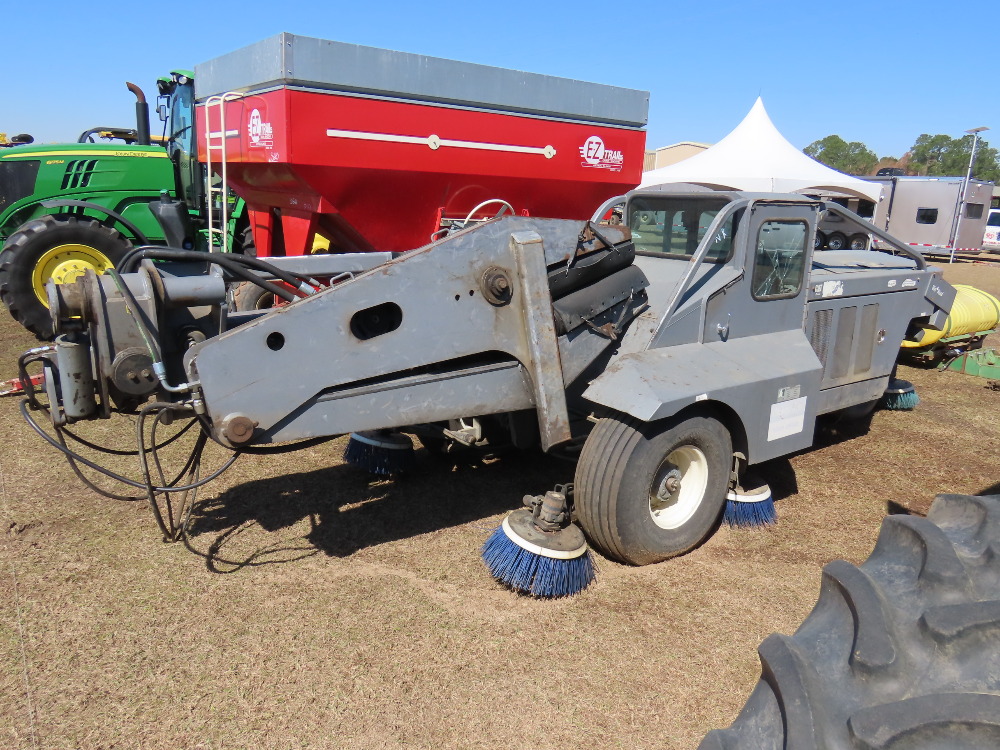 #588 - Orchard-Rite 9500 Series Pecan Shaker | DeMott Auction